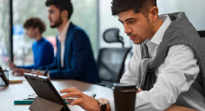 How Much Does It Cost to Hire Data Engineers in 2026? - Koows